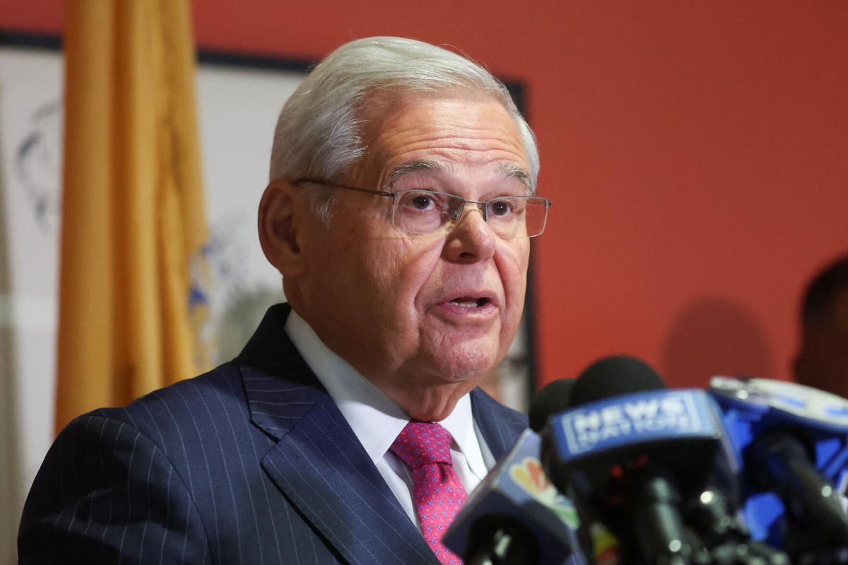 Jury Ends First Day Of Deliberations In Us Sen Bob Menendezs