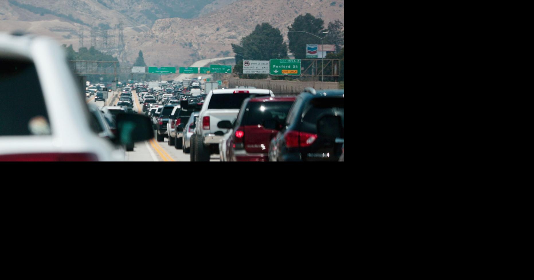 Massive vehicle pileup on I-5 west of Bakersfield leaves two dead ...