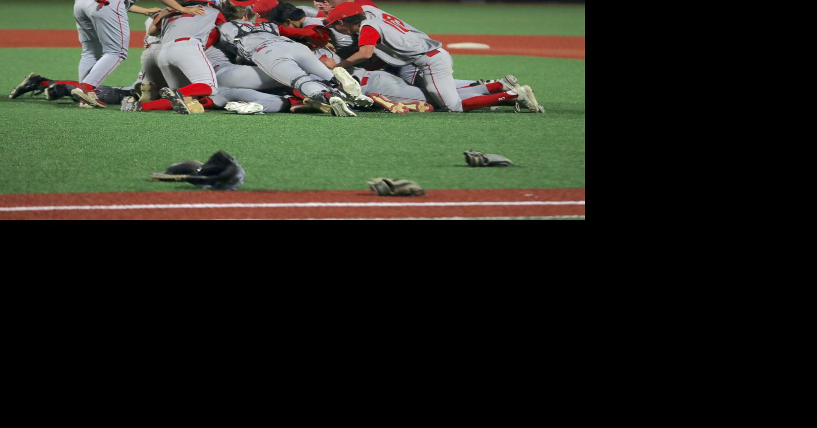 Panthers’ title drought over | Local | smdailyjournal.com