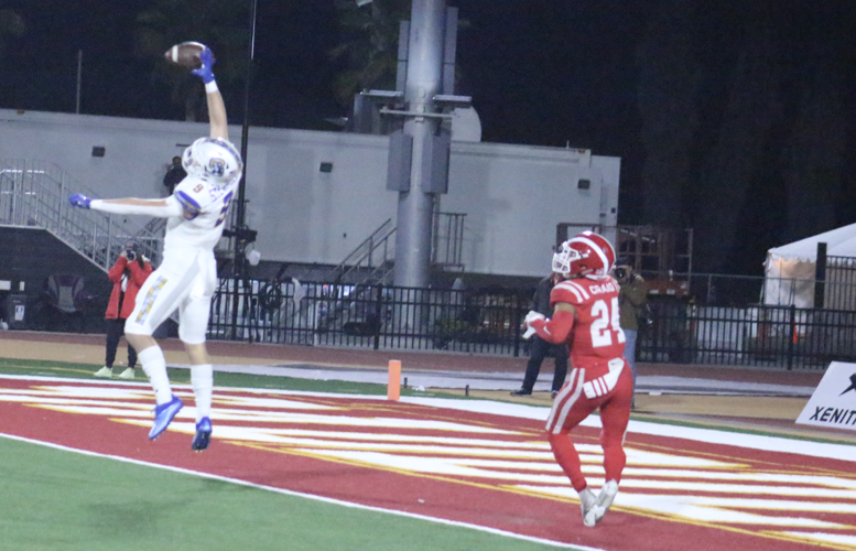 Serra Padres fall to Mater Dei in CIF football state finals | Local ...
