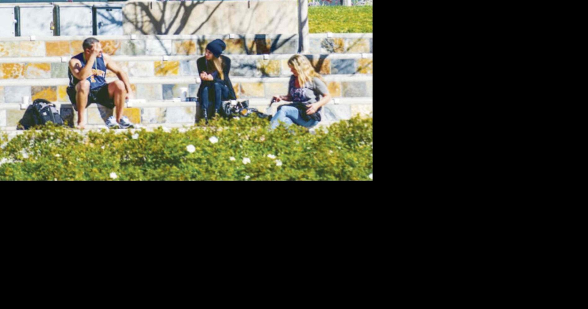 College enrollment plateaus | Local News | smdailyjournal.com