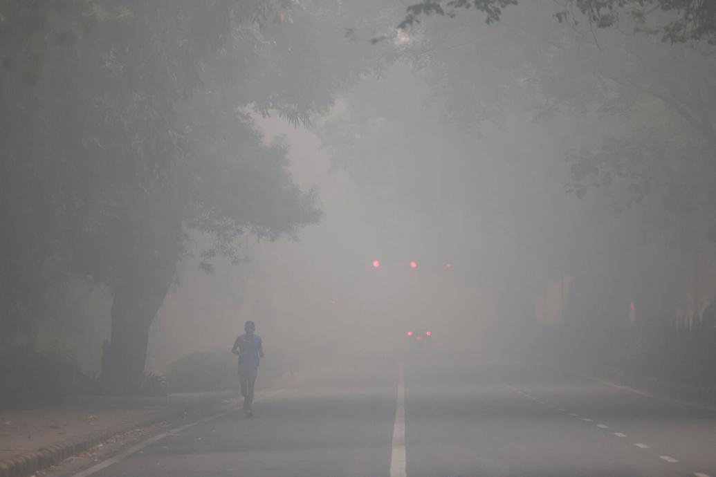 Thick, hazardous smog blankets New Delhi after Diwali fireworks | World ...