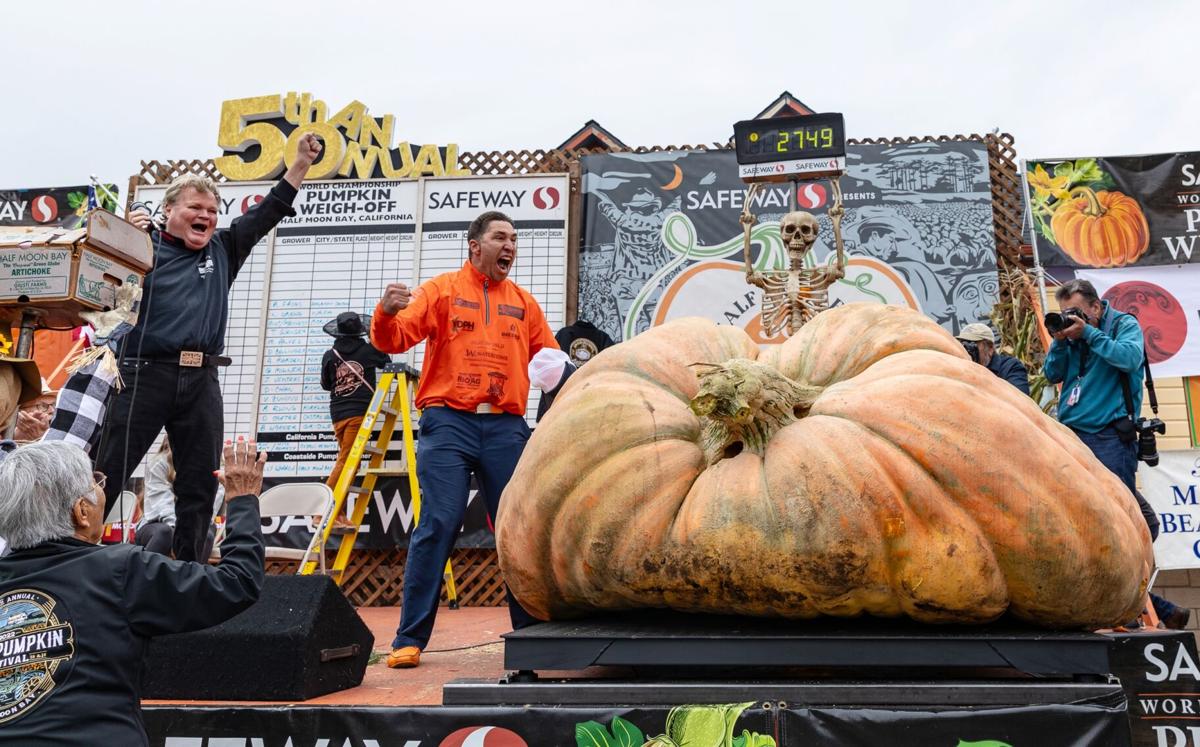 Record 2,749-pound pumpkin wins Half Moon Bay’s 50th annual World ...