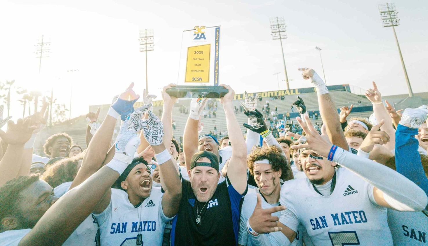 ’Dog dynasty: CSM back-to-back state champs | Local | smdailyjournal.com