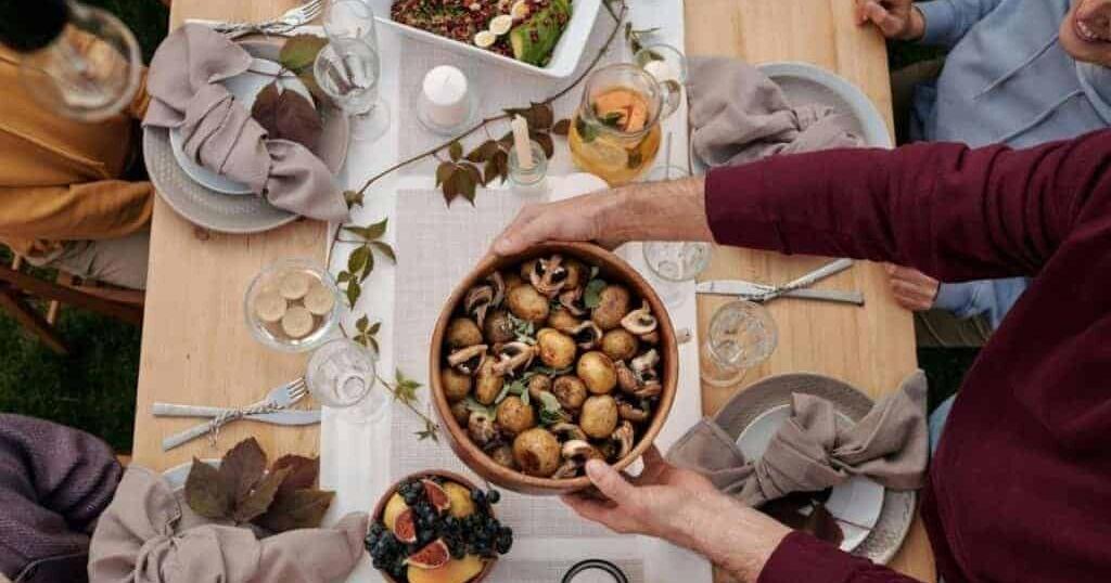 Pull off a crowd-pleasing meatless Thanksgiving | Food | smdailyjournal.com