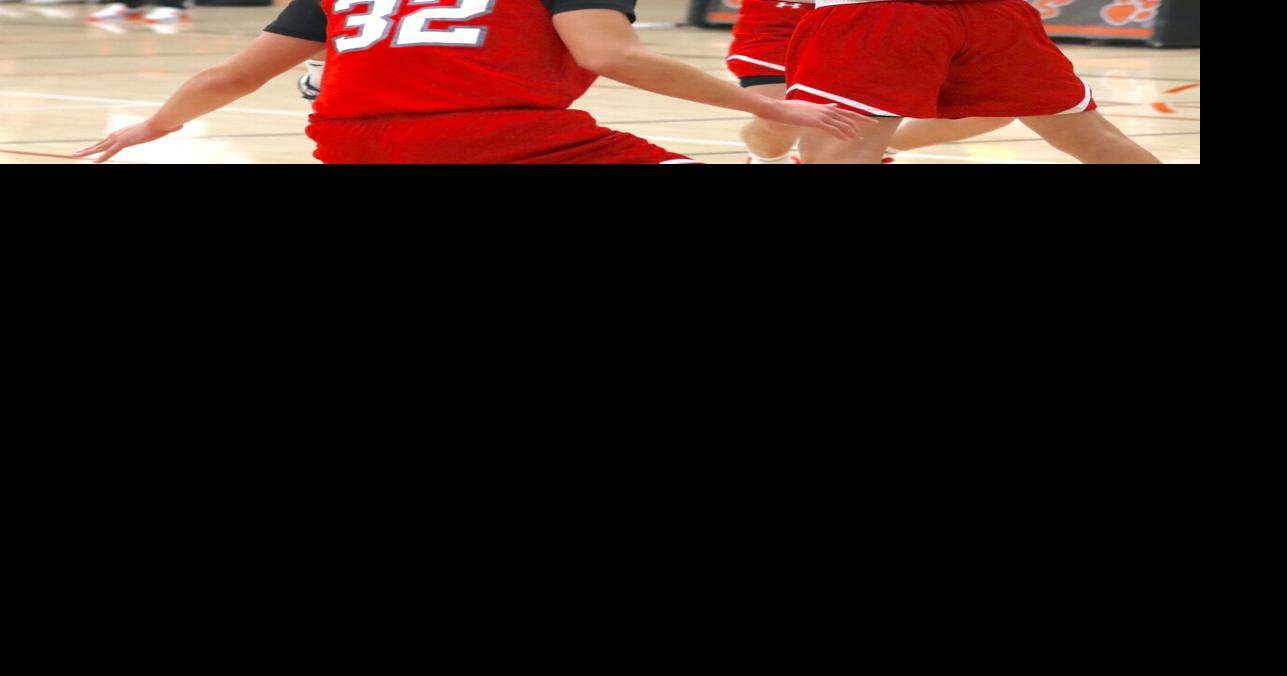 Bearcats defend home court | Local | smdailyjournal.com