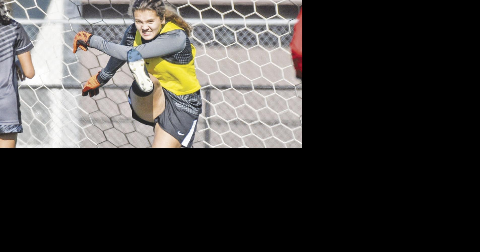 M-A lady kickers off to an impressive start | Local | smdailyjournal.com