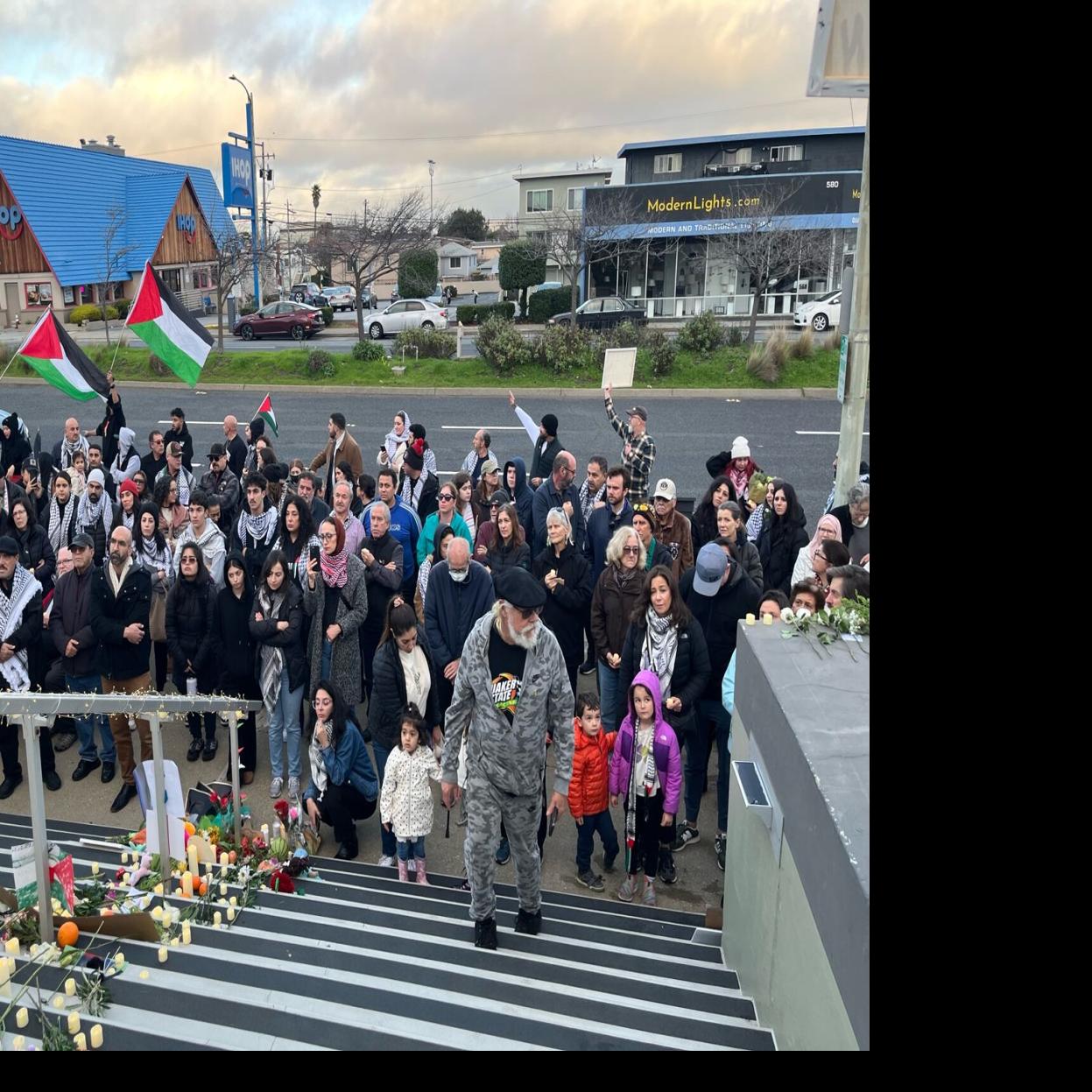 Little Boxes: Discovering Doelger | Local News | smdailyjournal.com