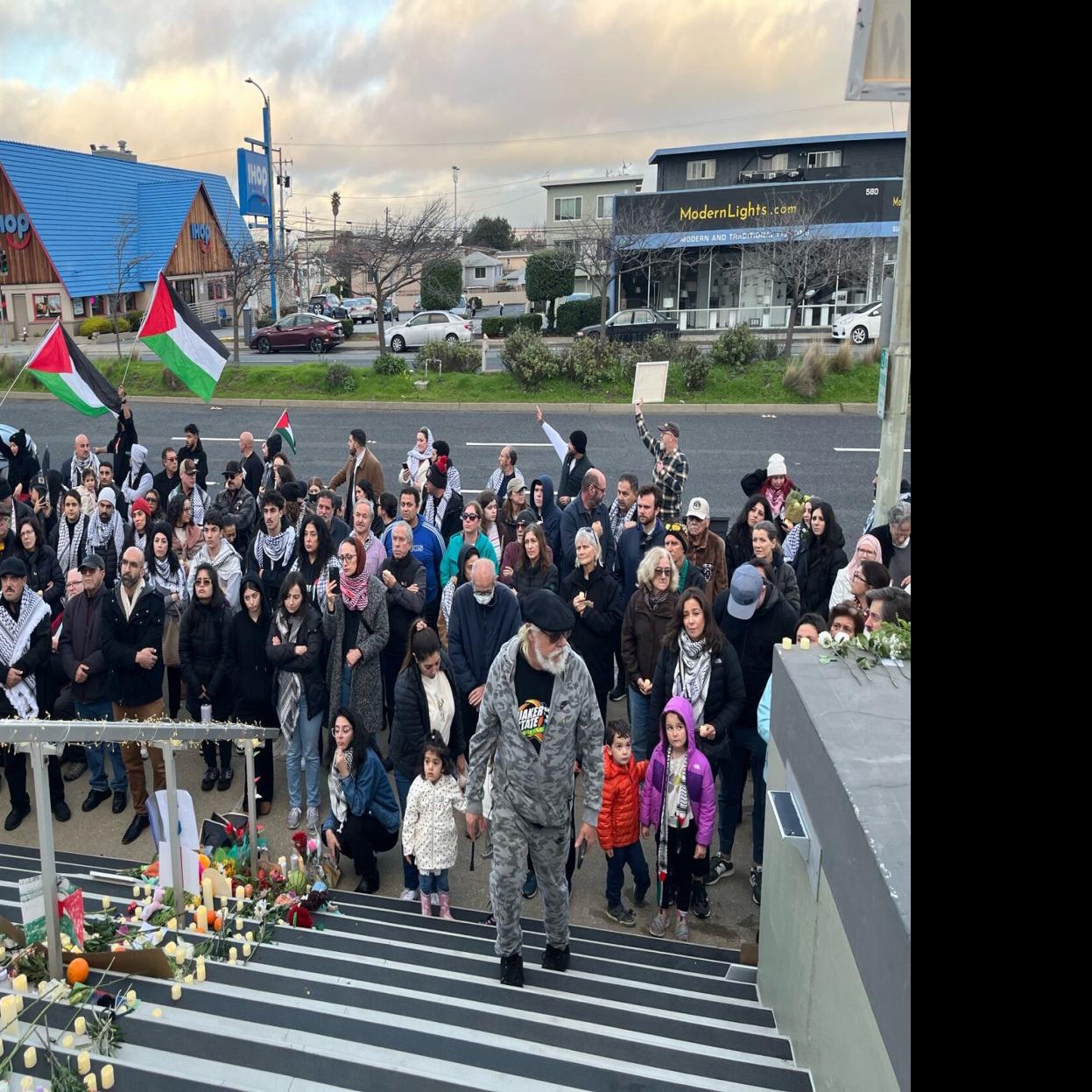 Little Boxes: Discovering Doelger | Local News | smdailyjournal.com