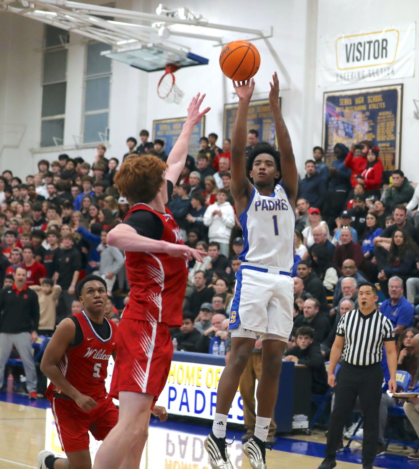 Padres pounded in ‘Jungle’ | Local | smdailyjournal.com