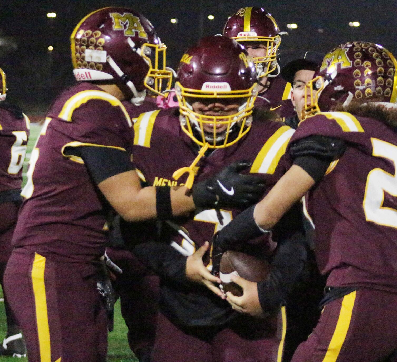 M-A claims CCS Division III football title | Local | smdailyjournal.com