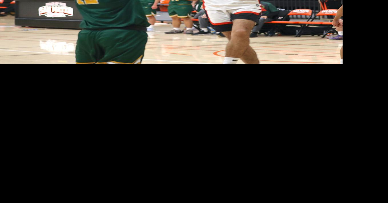 San Mateo Bearcats claw way to win | Local | smdailyjournal.com