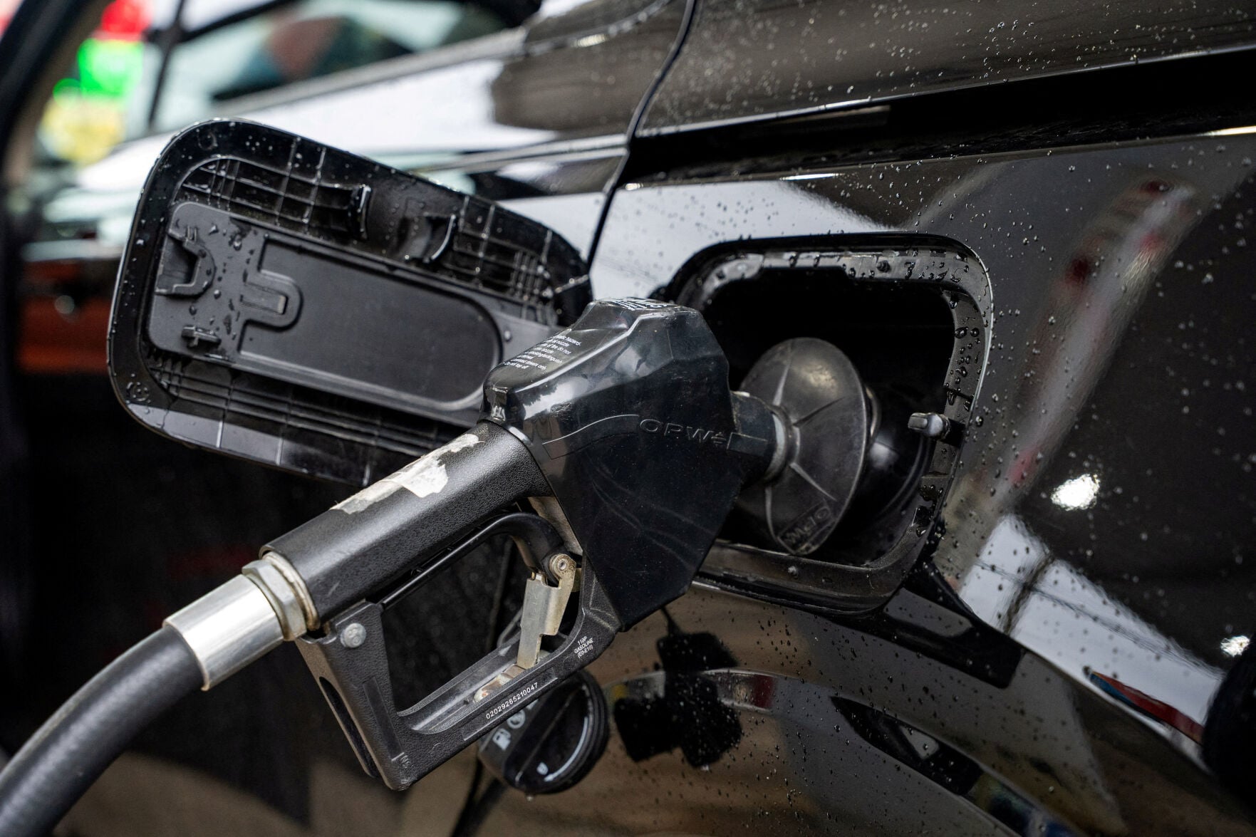 Key inflation gauge worsens as Americans' income and spending power ...