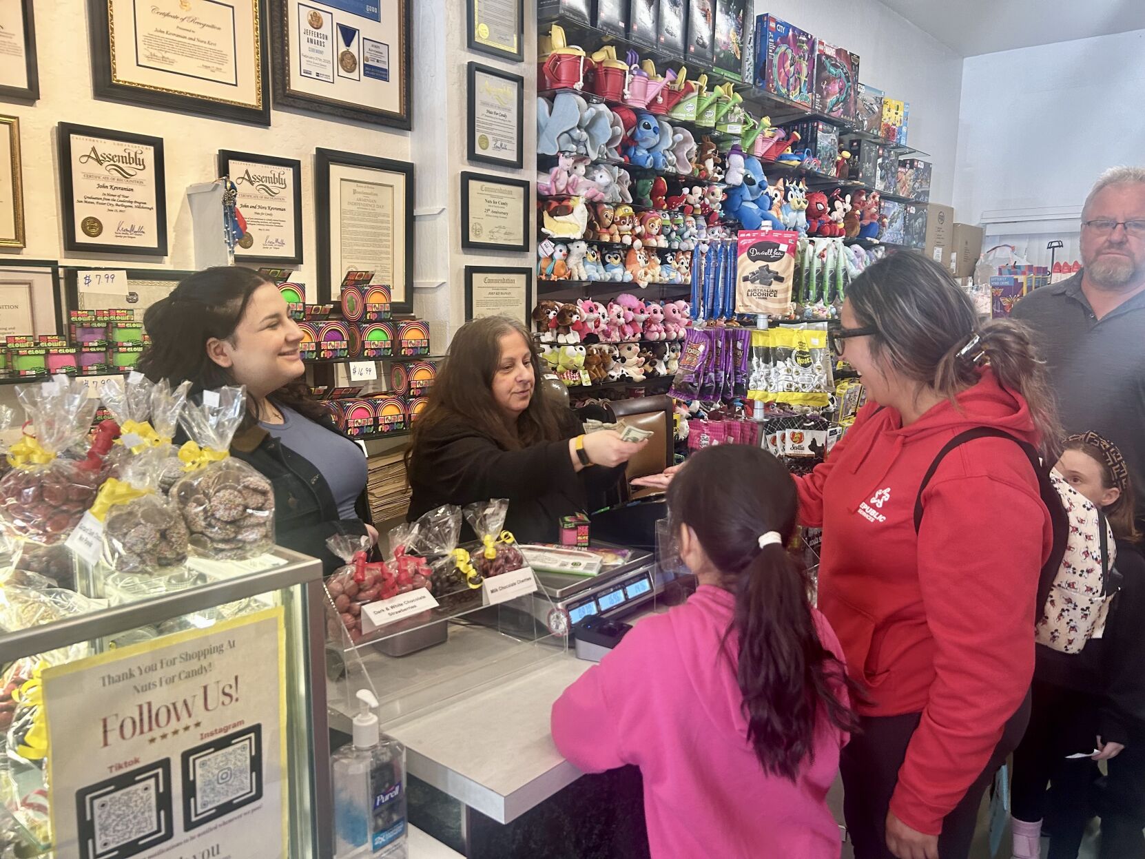 NeeDoh craze hits San Mateo County in force: Toy stores are struggling ...