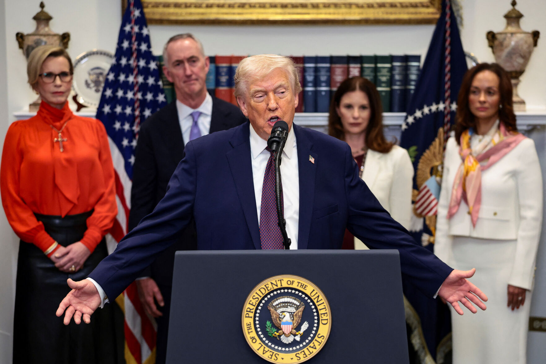 States faces a choice on whether to embrace Trump's tax cuts on tips ...