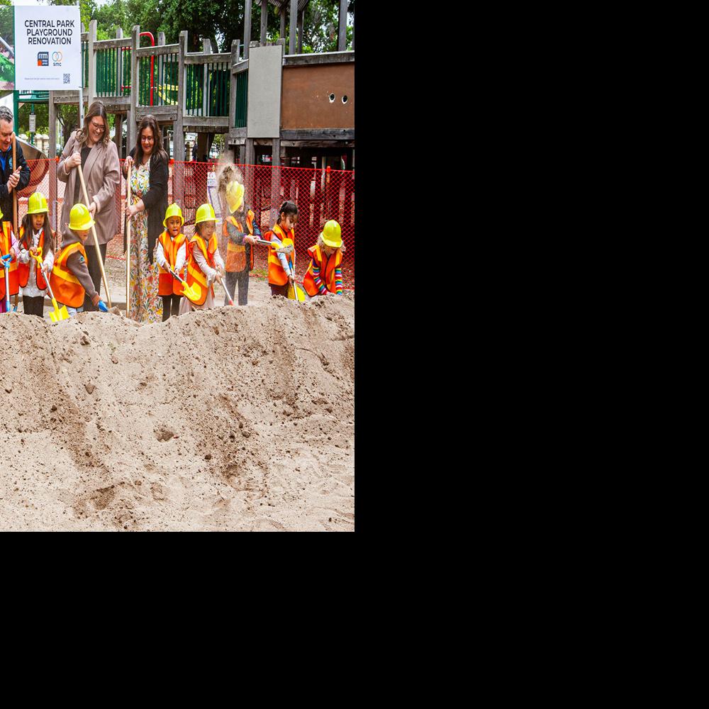 Hundreds gather in protest in Redwood City | Local News ...