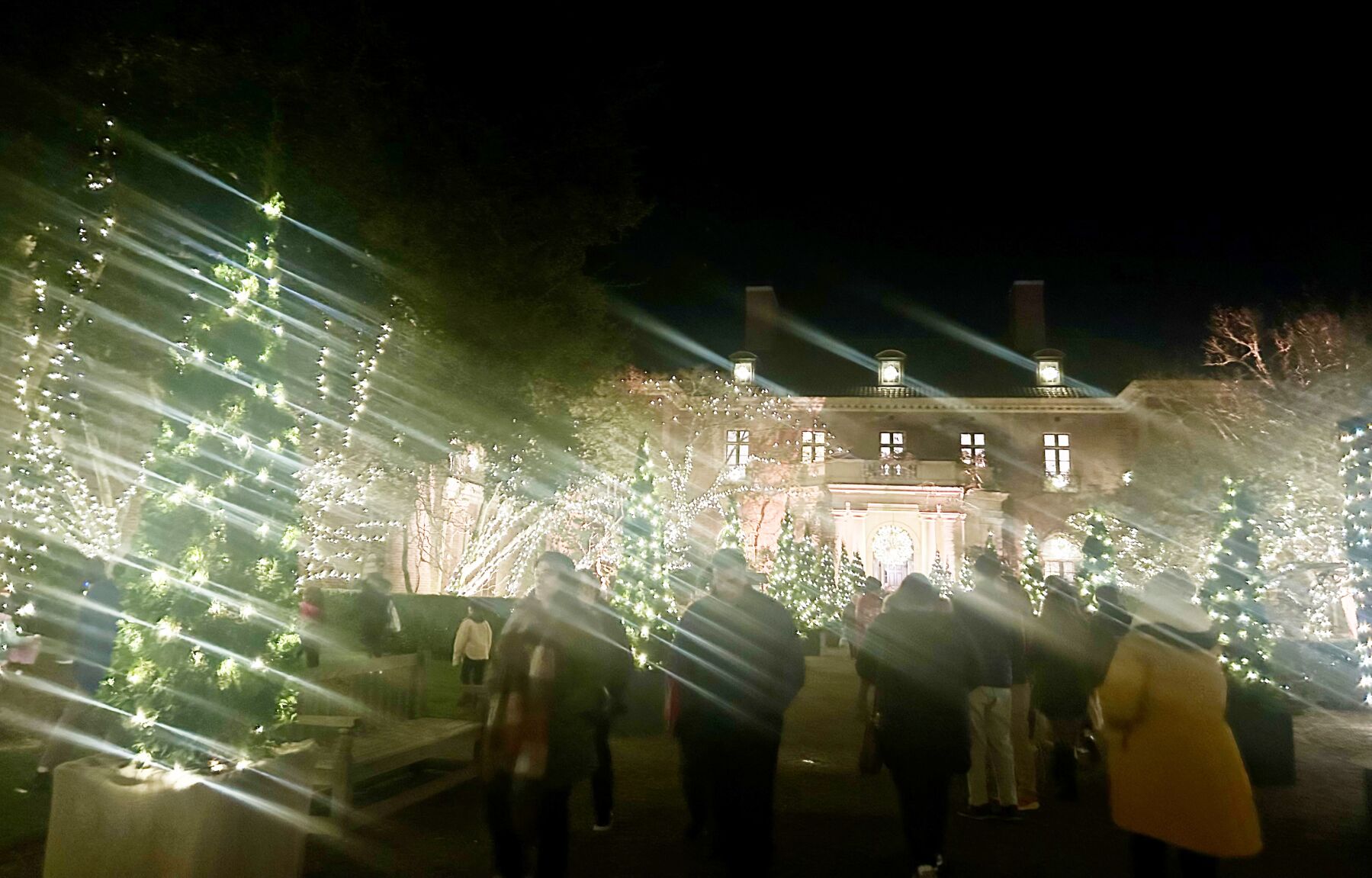 Filoli House Christmas lights draw thousands | Local News ...