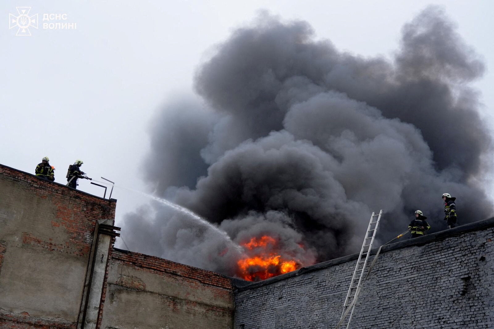 Russia claims full control of Ukraine's Luhansk region but Kyiv denies ...