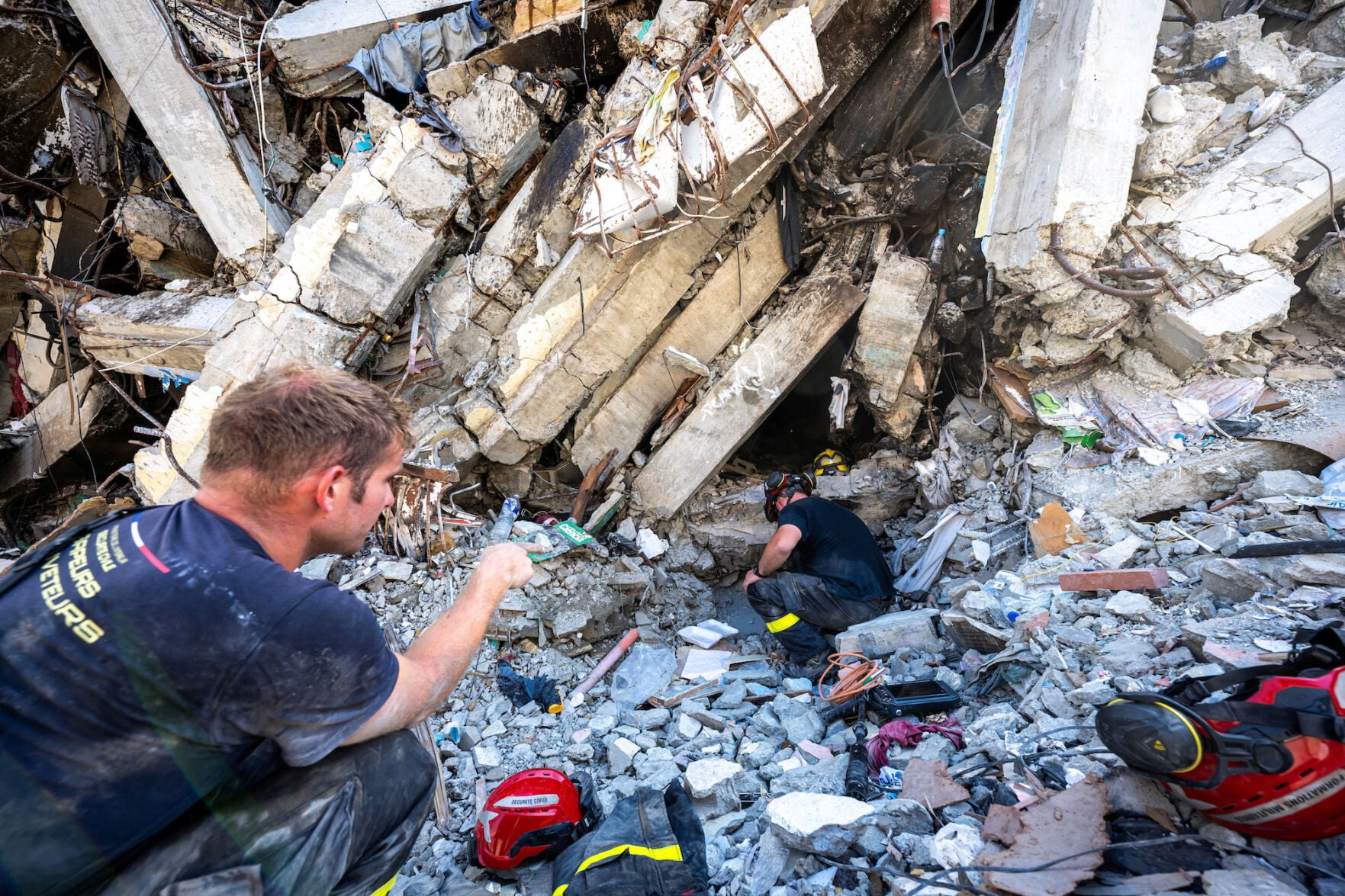 Venezuelans search more earthquake ruins as attention turns to ...