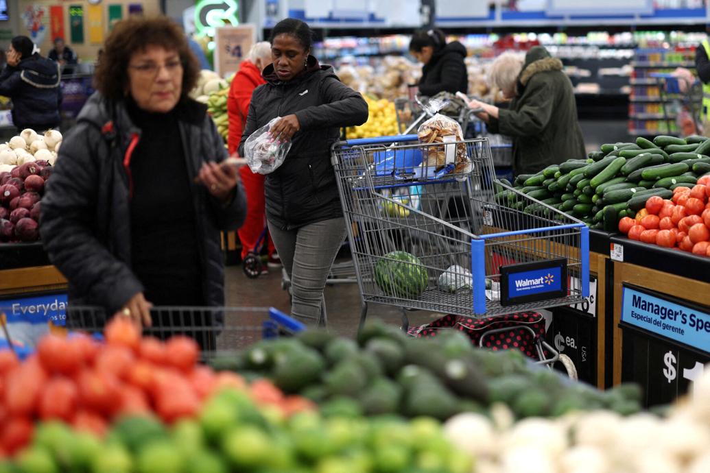 This holiday season isn't very merry for consumers, an AP-NORC poll ...