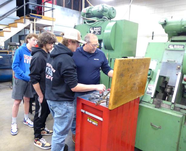 New die setter program offers hands-on training for high school ...