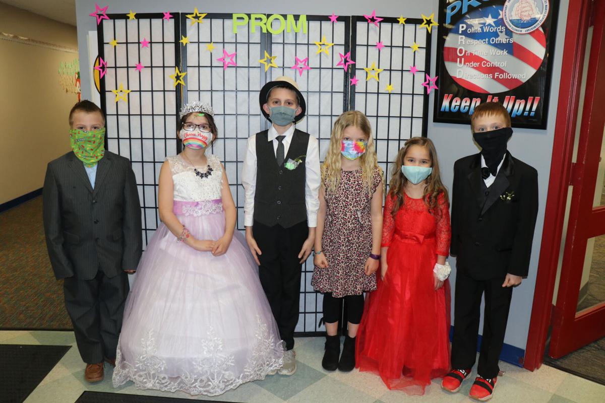 Fox Twp. Elementary celebrates prom | News | smdailypress.com