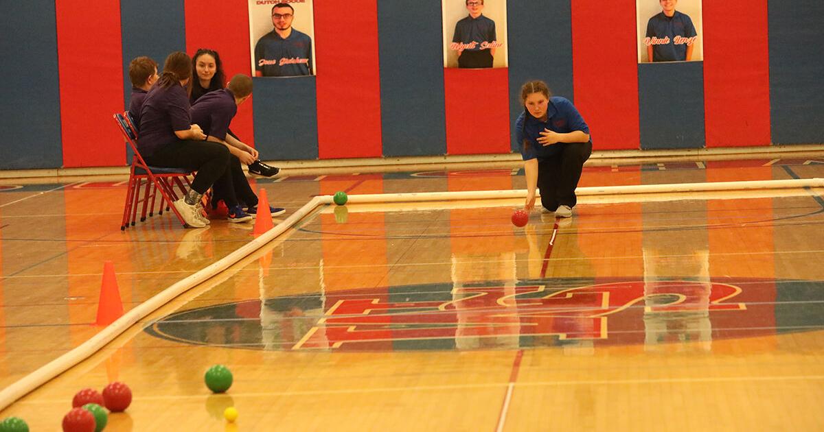 SMA indoor bocce team rolls to another win | Sports | smdailypress.com
