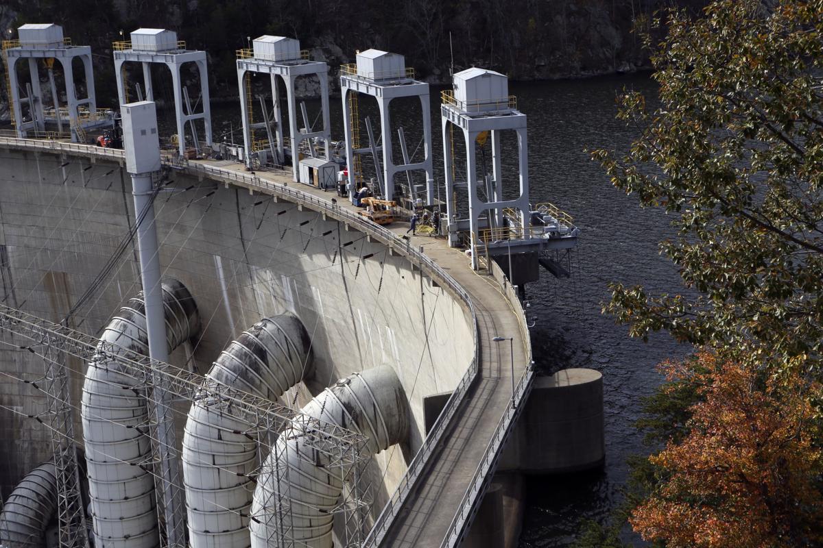 Deep water divers inspect Smith Mountain Dam | Smith Mountain Lake ...