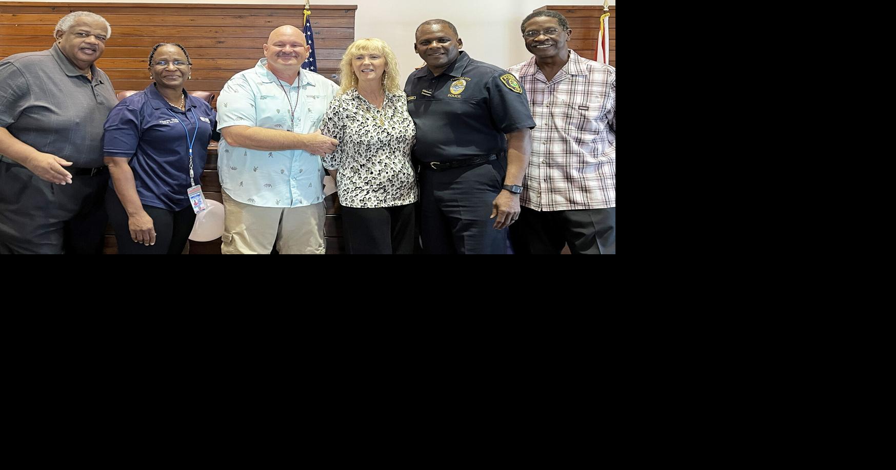 Florida City Police Couple Honored | News | southdadenewsleader.com