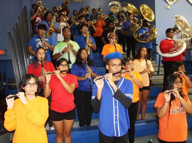South Dade Senior High Marching Band leads School Spirit | Sports ... South Dade Senior High Marching Band leads School Spirit | Sports ...