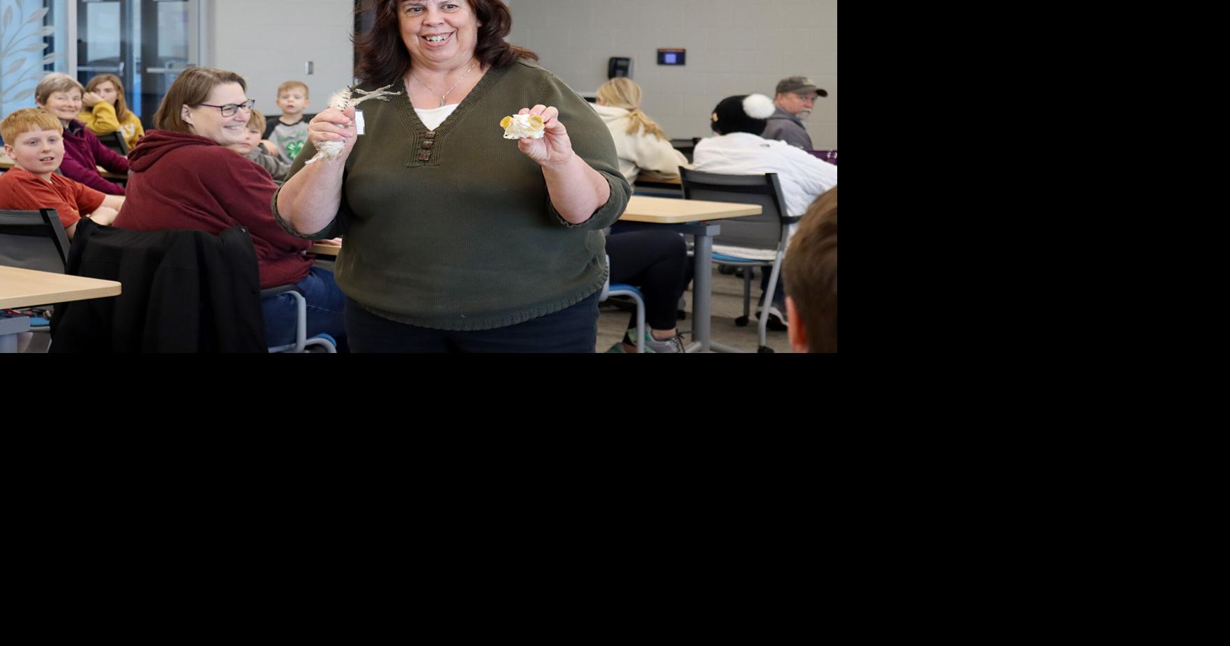 Wildlife expert teaches raptor conservation at interactive program ...
