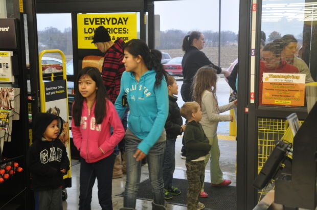 Dollar General grand opening in Le Center | News | southernminn.com