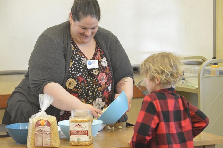 Le Sueur Library shares science behind popcorn | News | southernminn.com