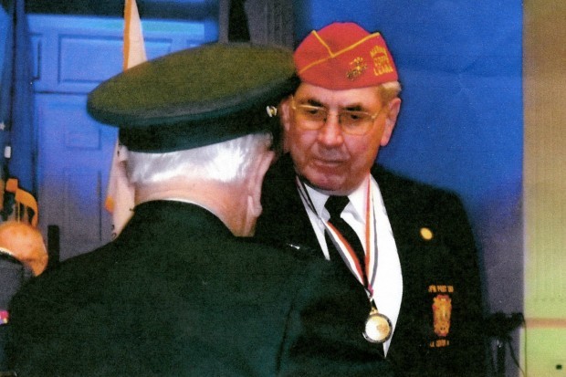 Le Center resident receives medal for service during WWII | News ...