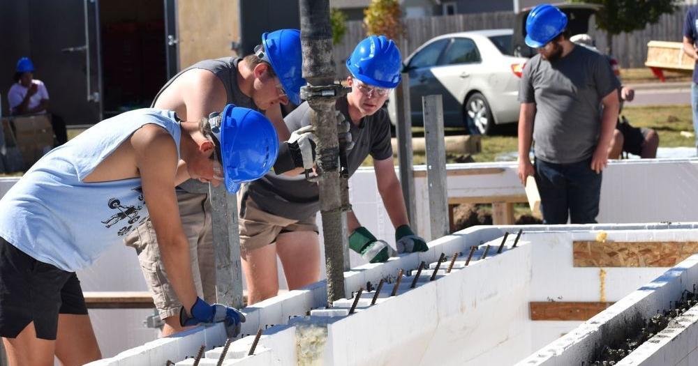 SPHS Building Trades class & Habitat for Humanity mark 30 years of ...
