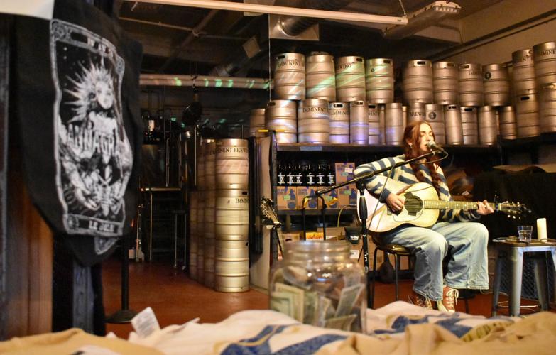 Anna Graves plays hometown set amid major tour, rising stardom | News ...