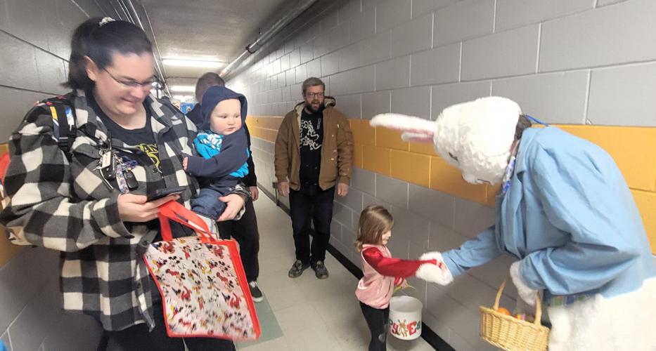 Le Sueur Lions work hours for minutes of fun in Easter egg hunt | News ...