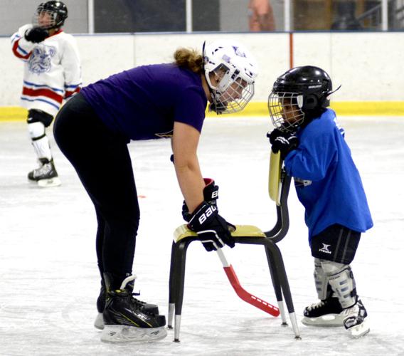 Ups and downs of learning to ice skate at Bulldogs Free Clinic | Sports ...