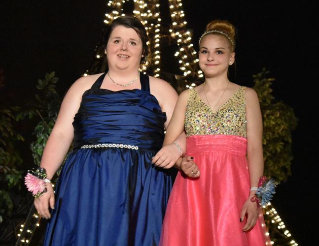 GALLERY: K-W prom-goers spend a 'Knight' in Paris | News | southernminn.com