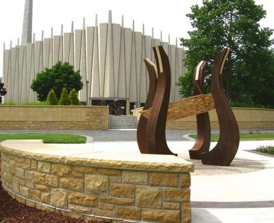 New sculpture dedicated at Gustavus' Christ Chapel Memorial Garden ...