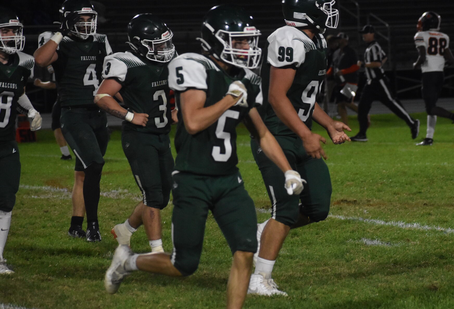 Hart scores 2 TDs, Vargo blocks punt as Falcons come back and win on ...