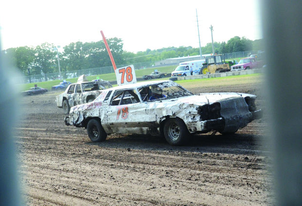 Faribault teenager, young pit crew take track at Rice County Fair ...