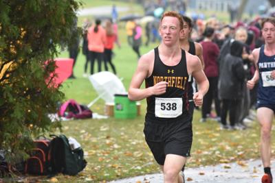 Amundson's late charge secures him spot in Class AAA state meet ...