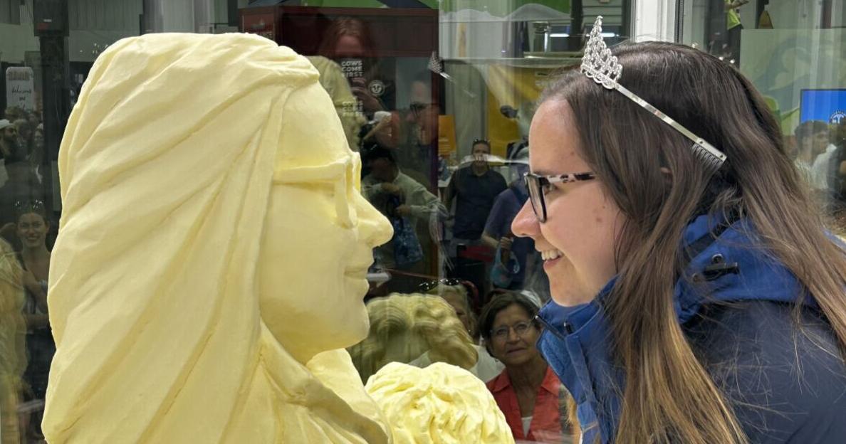 Owatonna girl receives butterhead sculpture at MN State Fair ...