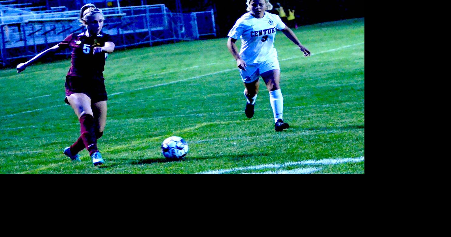 Raiders girls soccer falls to Panthers | Sports | southernminn.com