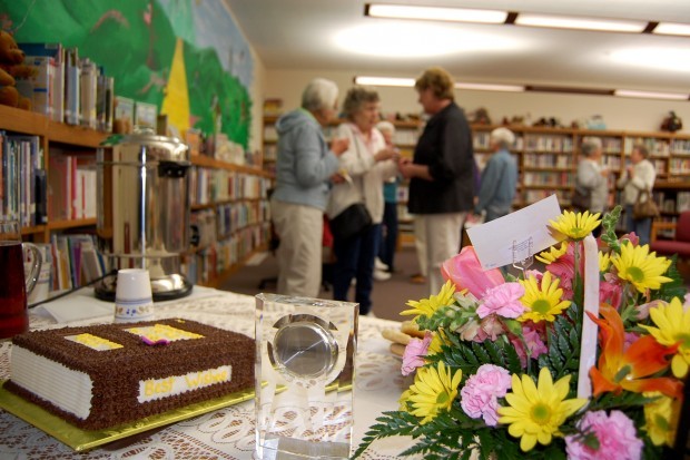 Past and present: Kenyon Library Director passes the torch | Arts And ...