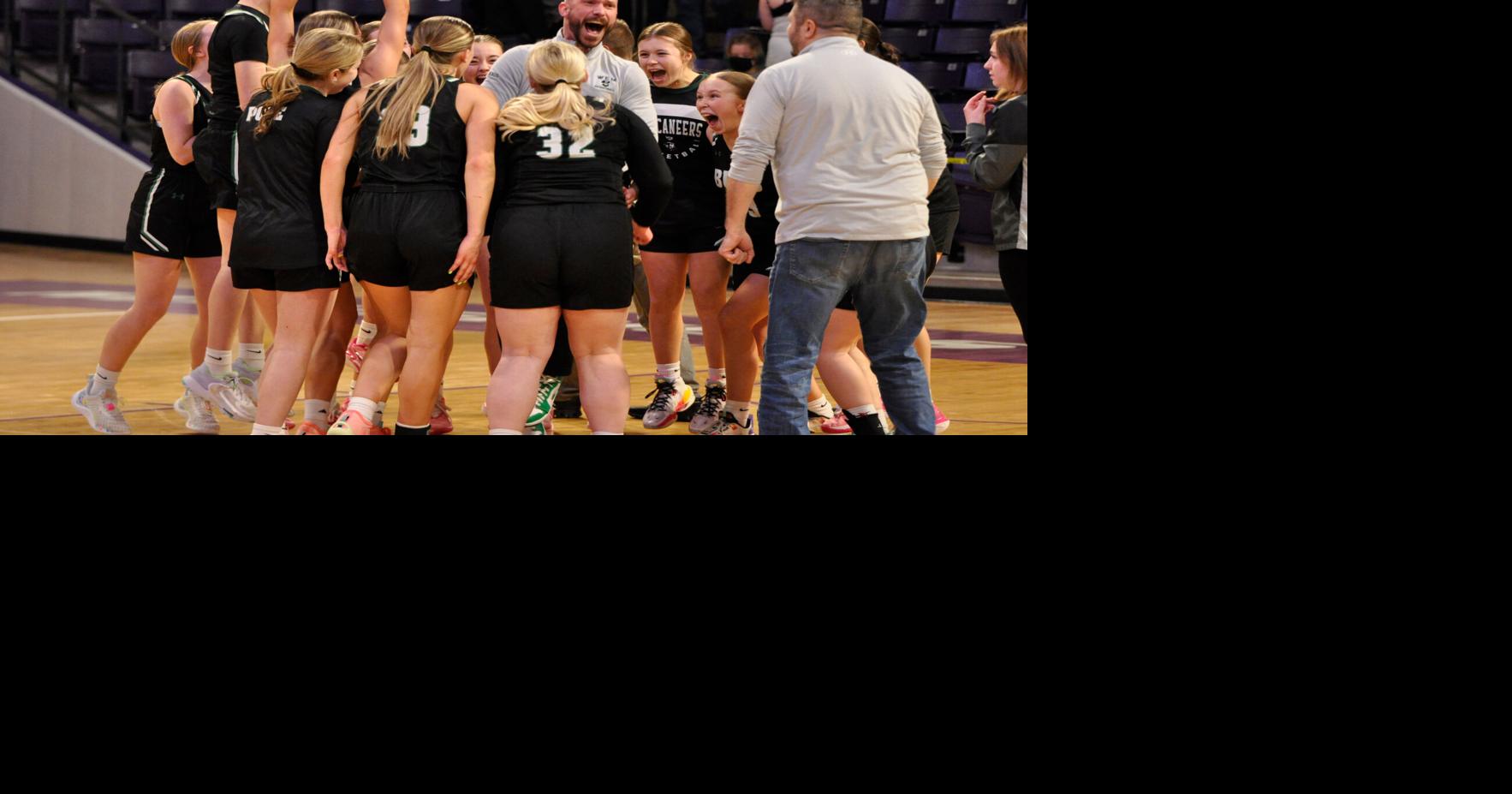 3.12 Winning huddle.JPG | | southernminn.com