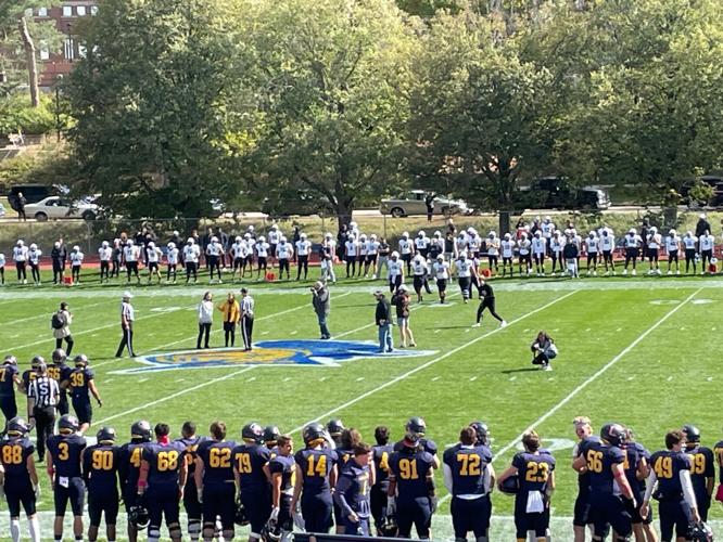 Northfield college rivals play thrilling Homecoming football game ...