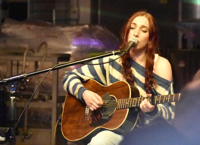 Anna Graves plays hometown set amid major tour, rising stardom | News ...