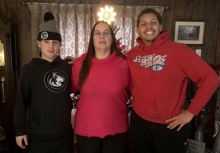 Hockey mom continues to stick it to cancer | News | southernminn.com